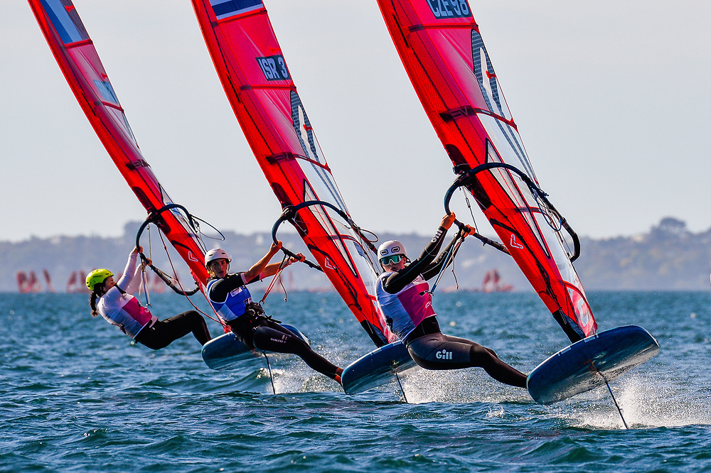 Mundial de IQFoil entra na reta final em Brest, na França - Regata News